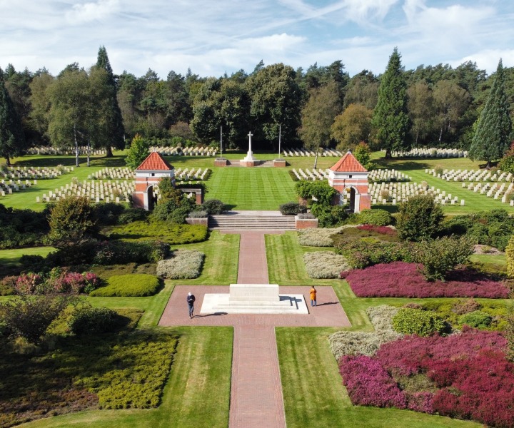 Canadese Begraafplaats Holten - Visit Rijssen-Holten